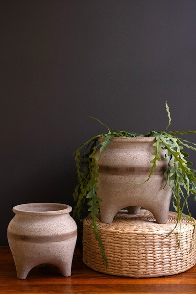 set of 2 terracotta planters with horizontal brown stripe